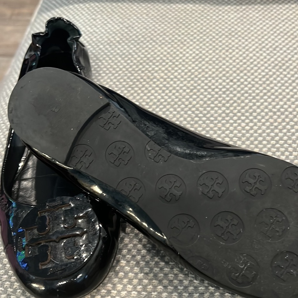 Tory Burch Black Patent Leather Ballerina Flats - Gem